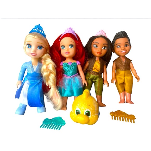 Disney | Toys | Disney Petite Princesses Dolls Lot W Clothes ...